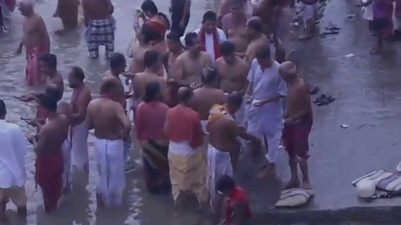 Hindu Ritual on River Ganges on a Holy Day - YouTube
