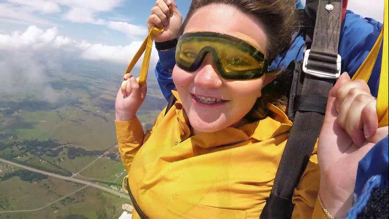 Violet's wild Skydiving adventure - YouTube