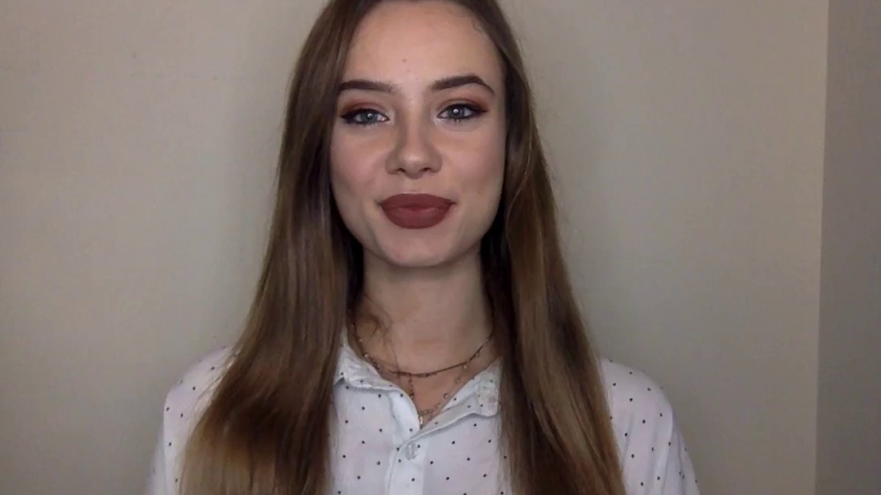 Blogger Emily Reviews Headstart - YouTube