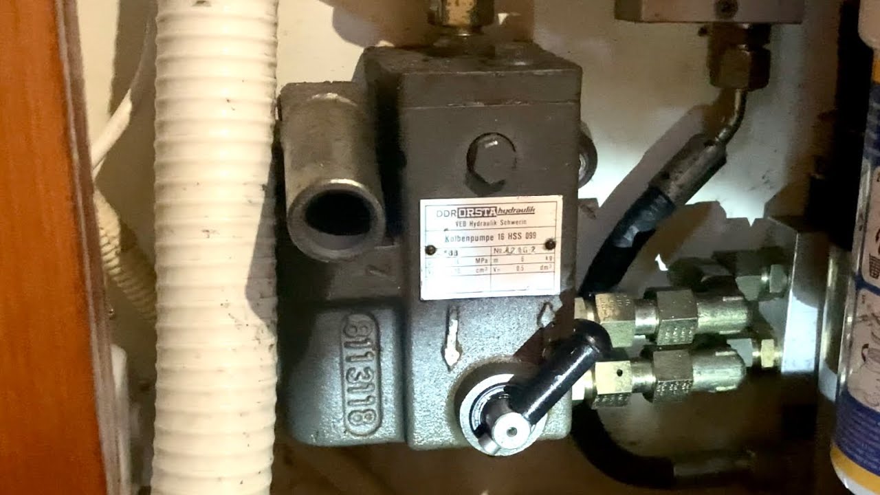 043 Fix a hydrolic DDR ORSTA pump….. - YouTube