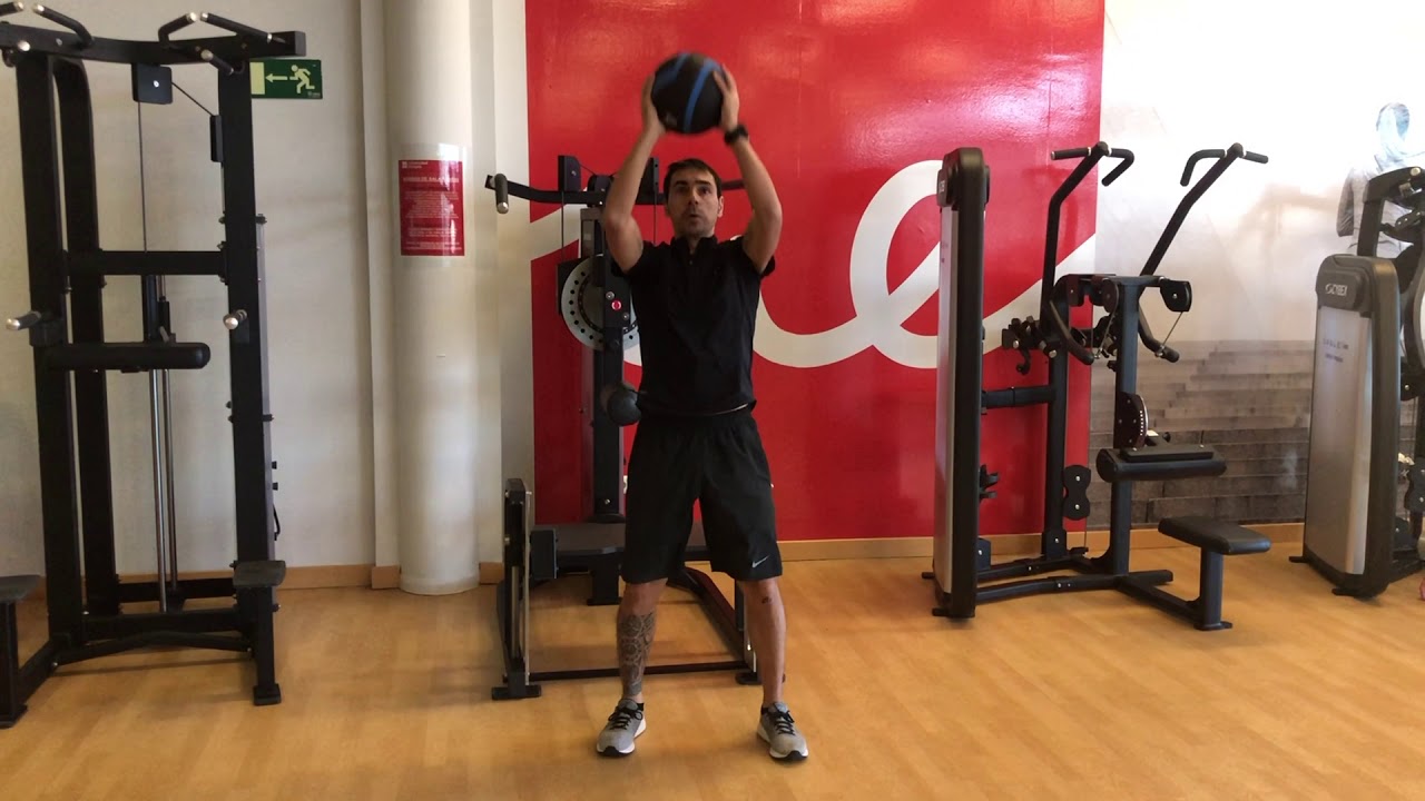 SENTADILLA PRESS MILITAR BALÓN MEDICINAL - YouTube