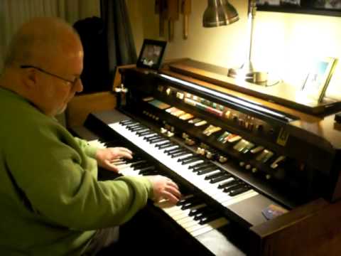 Mike Reed plays "Old-fashioned Hymns" on the Hammond Organ - YouTube