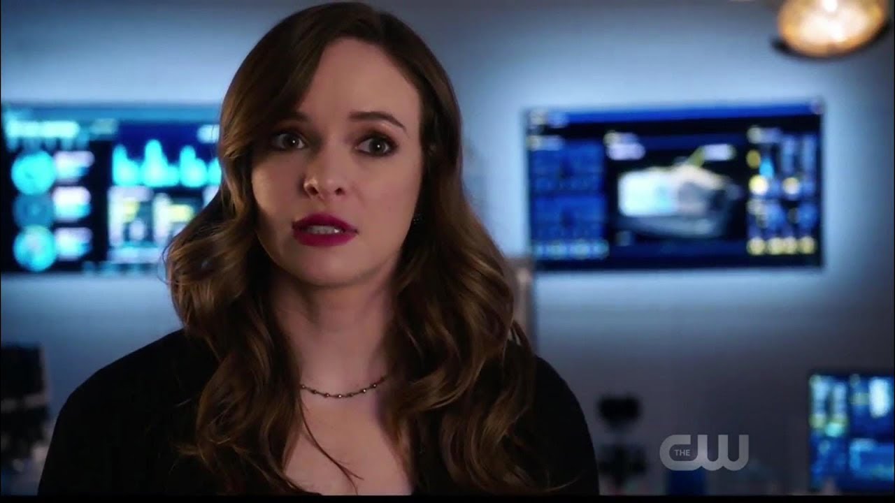 The Flash 4x21 Caitlin asks Amunet to bring Killer Frost back - YouTube