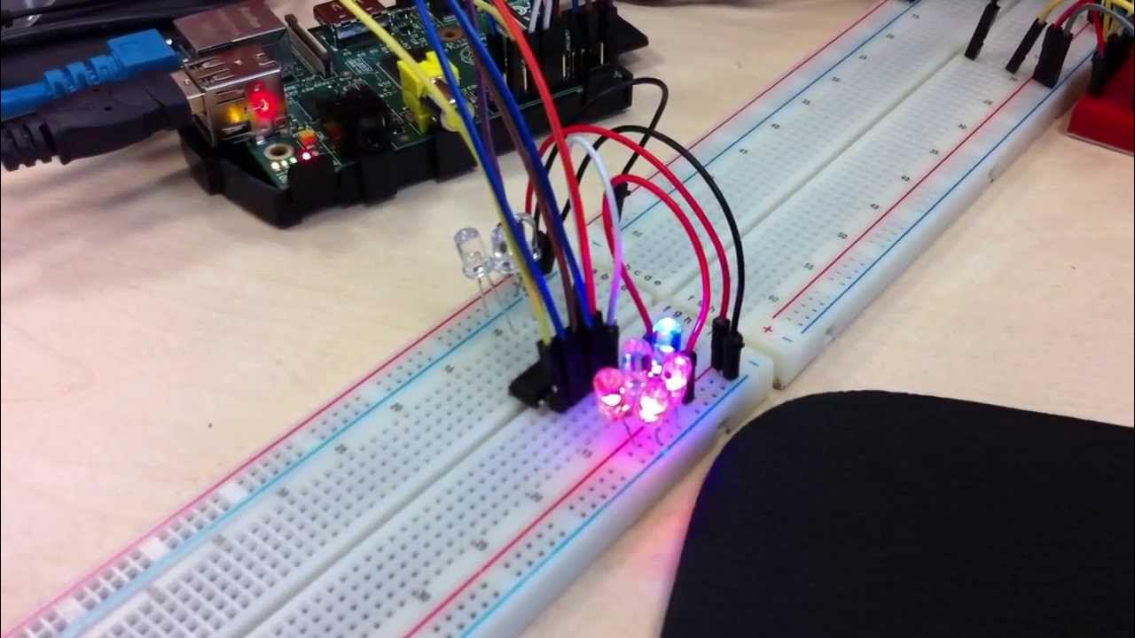 Raspberry Pi with Shift Register 74HC595 (no output) - YouTube