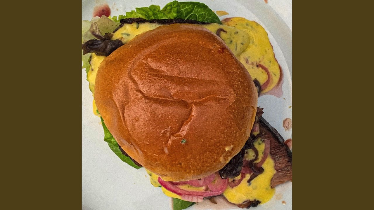 PLANE BURGER - YouTube