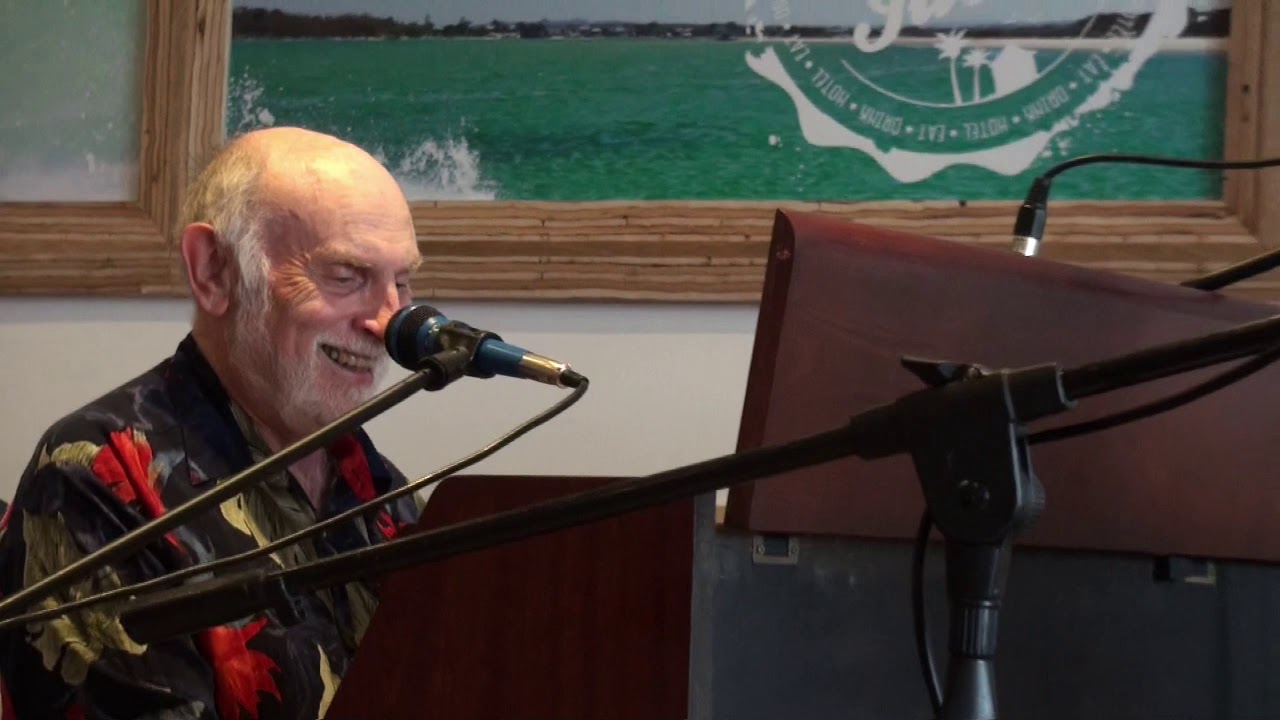 #8 Keith Nichols’ Hot Five (3) at Bude 2014 - YouTube