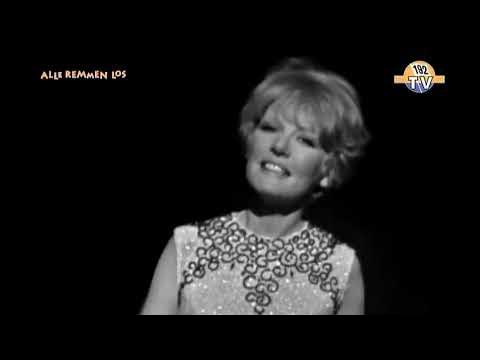 Petula Clark - Downtown (1964) - Downtown (1964) - YouTube
