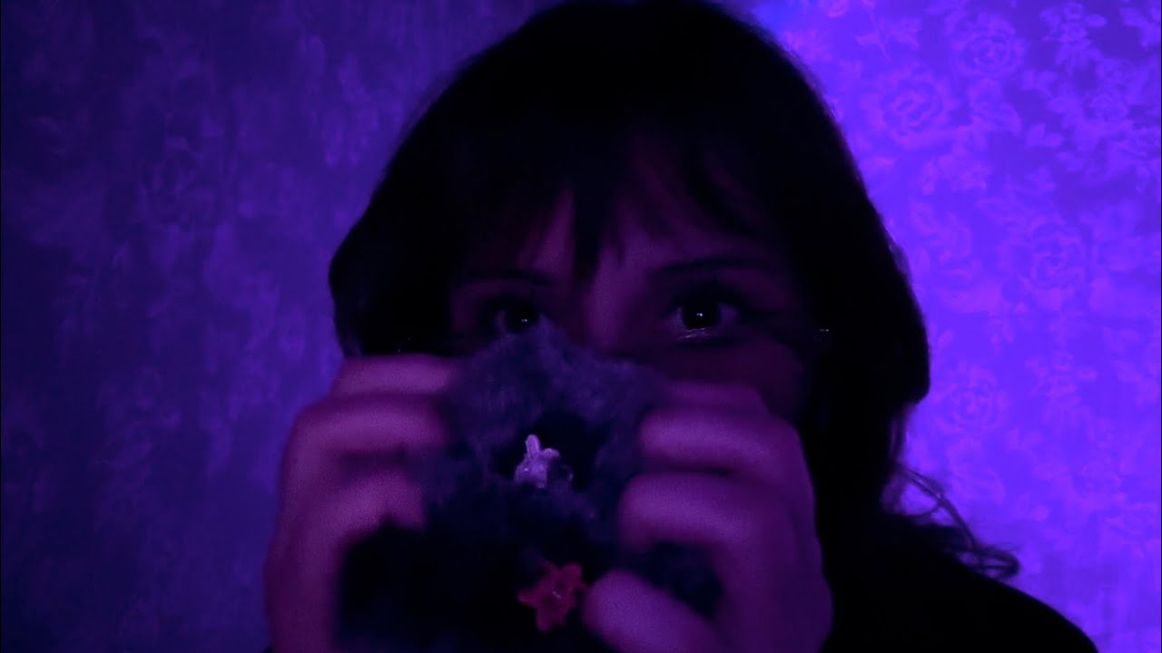 Asmr bug plucking and searching 🐛🐛🐛 Mouth sounds - YouTube