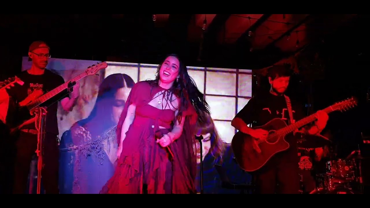 KARINA SOFÍA - LA LOCA - YouTube