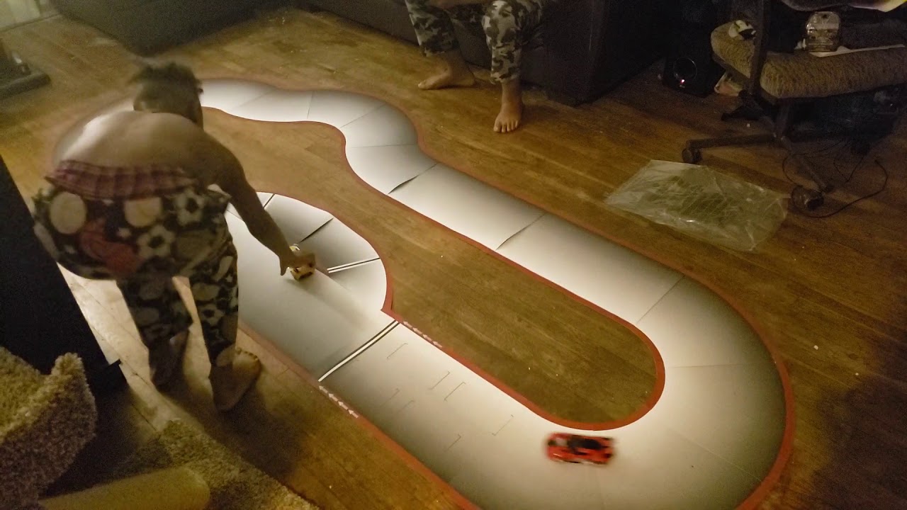 Slotless racetrack - Kevin and Carlos racing - YouTube