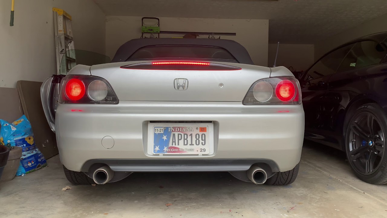 Honda S2000 cold start - YouTube