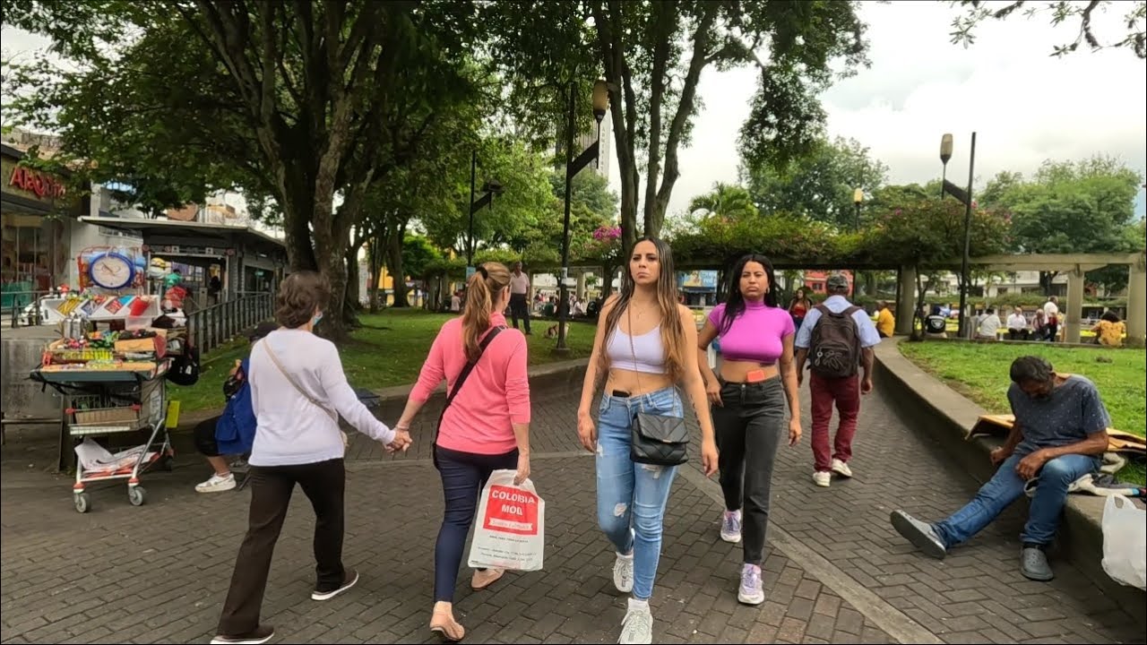 🇨🇴 Walking Tour of Downtown Pereira, Colombia - YouTube