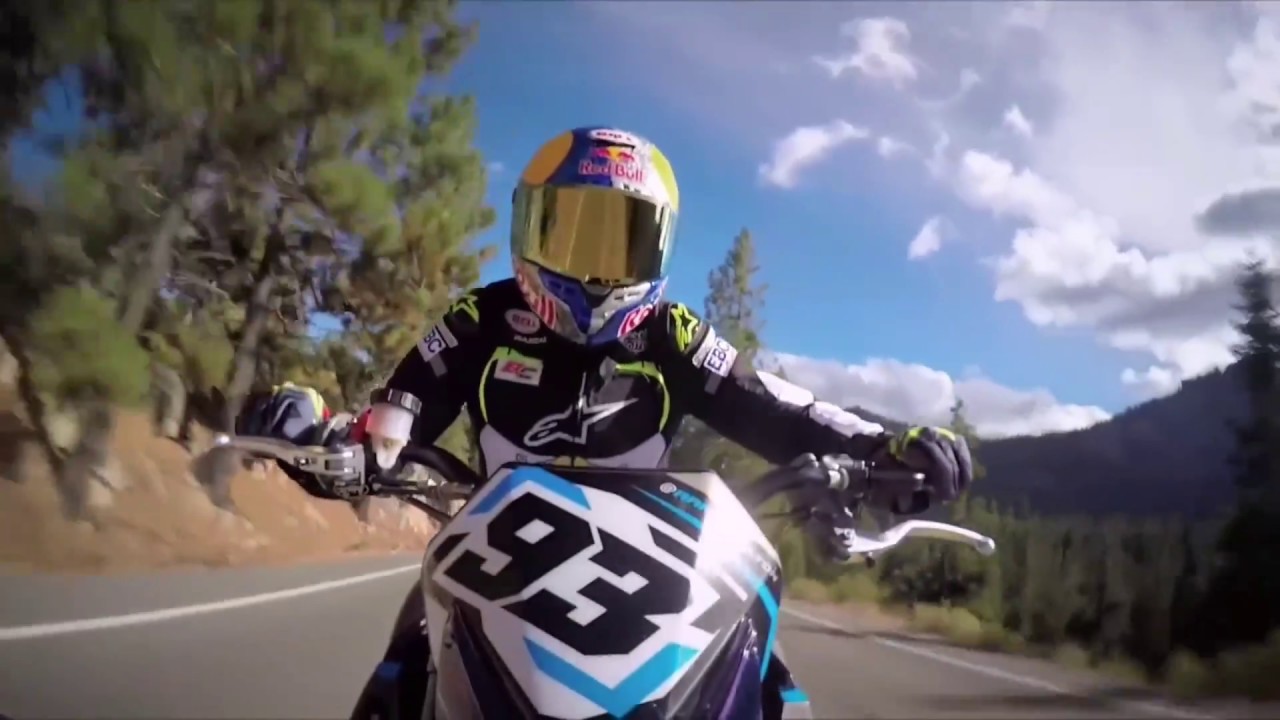 MT09/FZ09 Stunt - YouTube