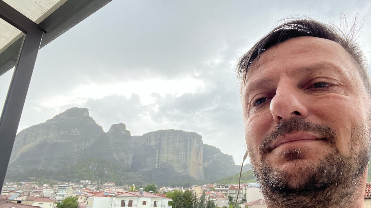 Άνοιξαν οι ΟΥΡΑΝΟΙ ΣΤΑ ΜΕΤΕΩΡΑ- Μαύρισαν όλα για λίγη ώρα - LIVE ΕΙΚΟΝΑ ...