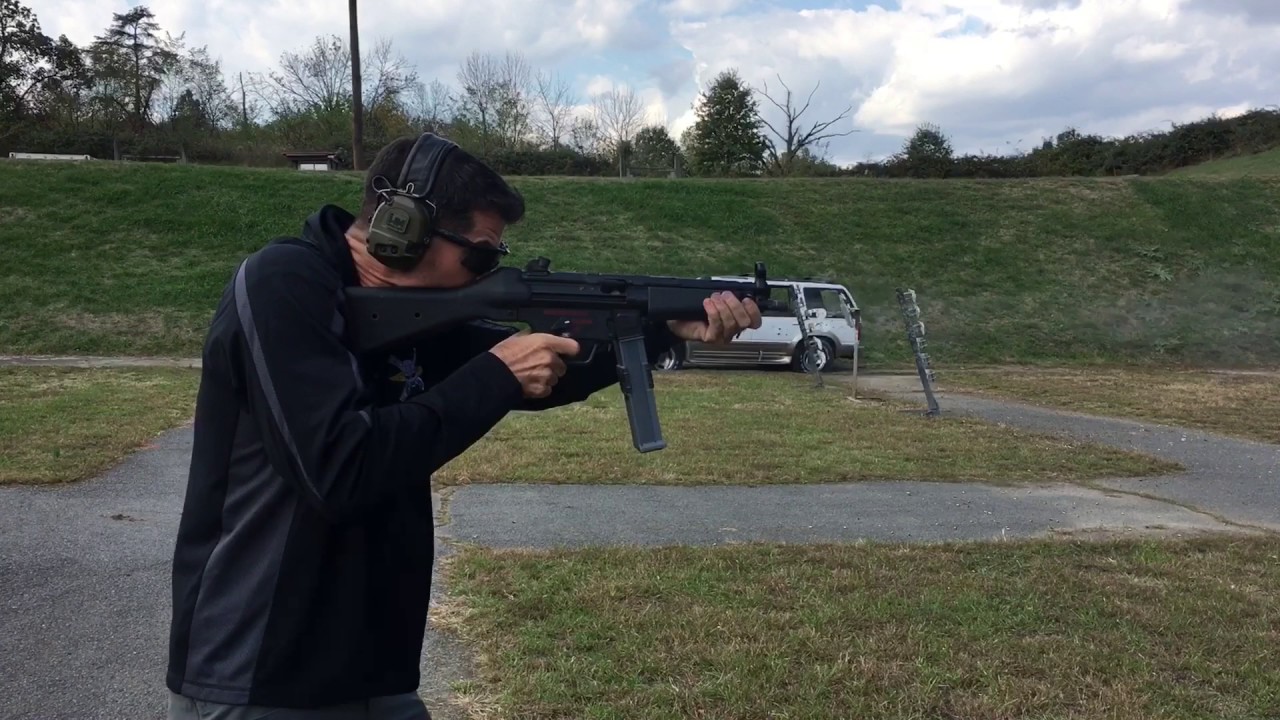 Heckler and Koch MP5/10 Demonstration - YouTube