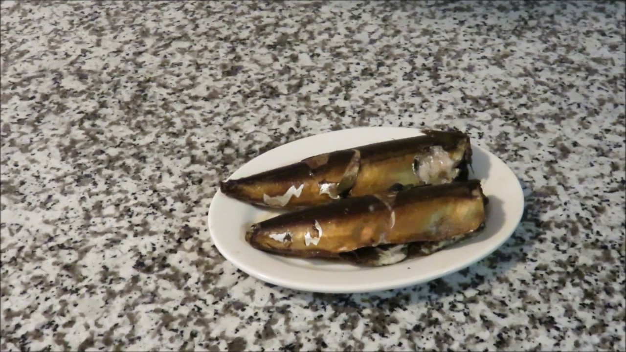Mackerel With Onion Skin - YouTube