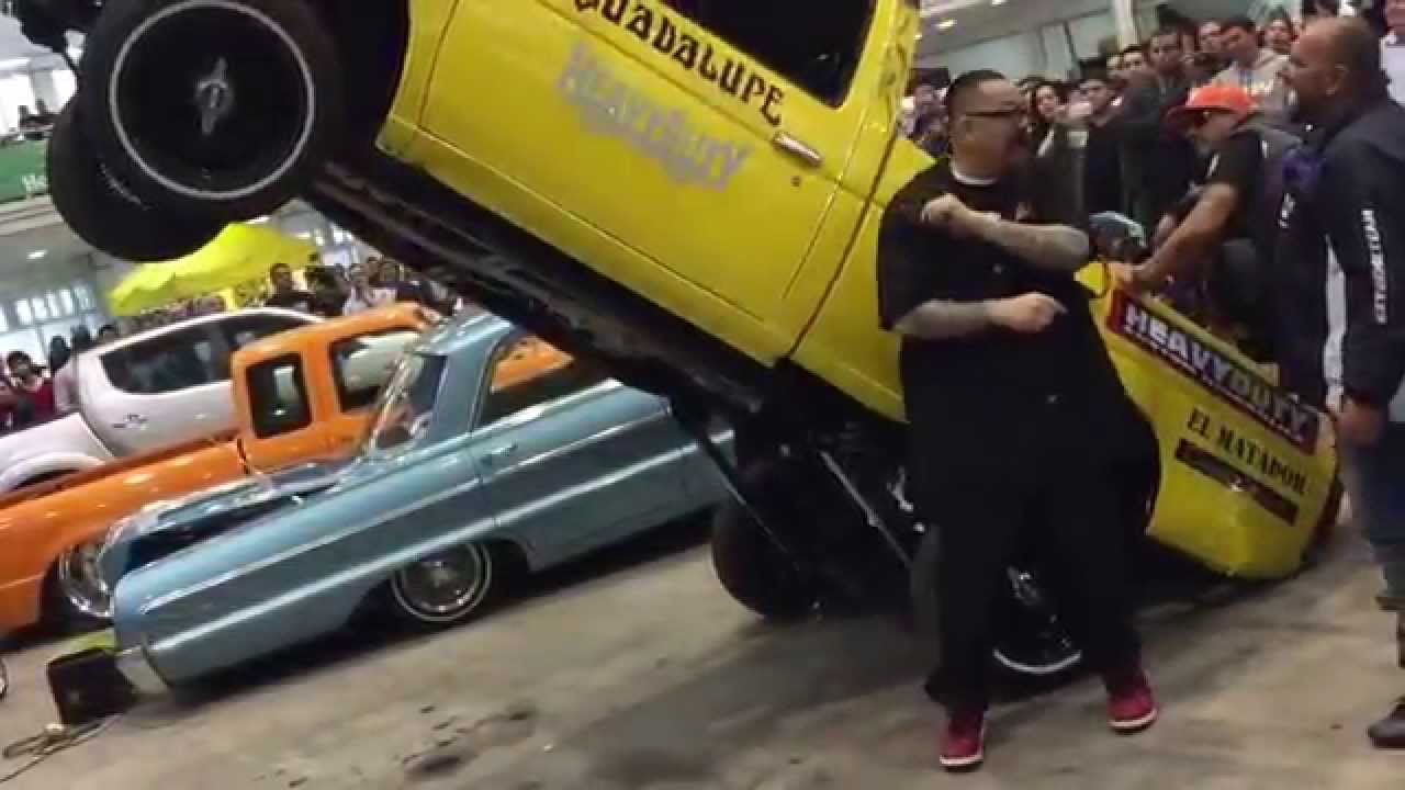 Nissan lowrider japonês - YouTube