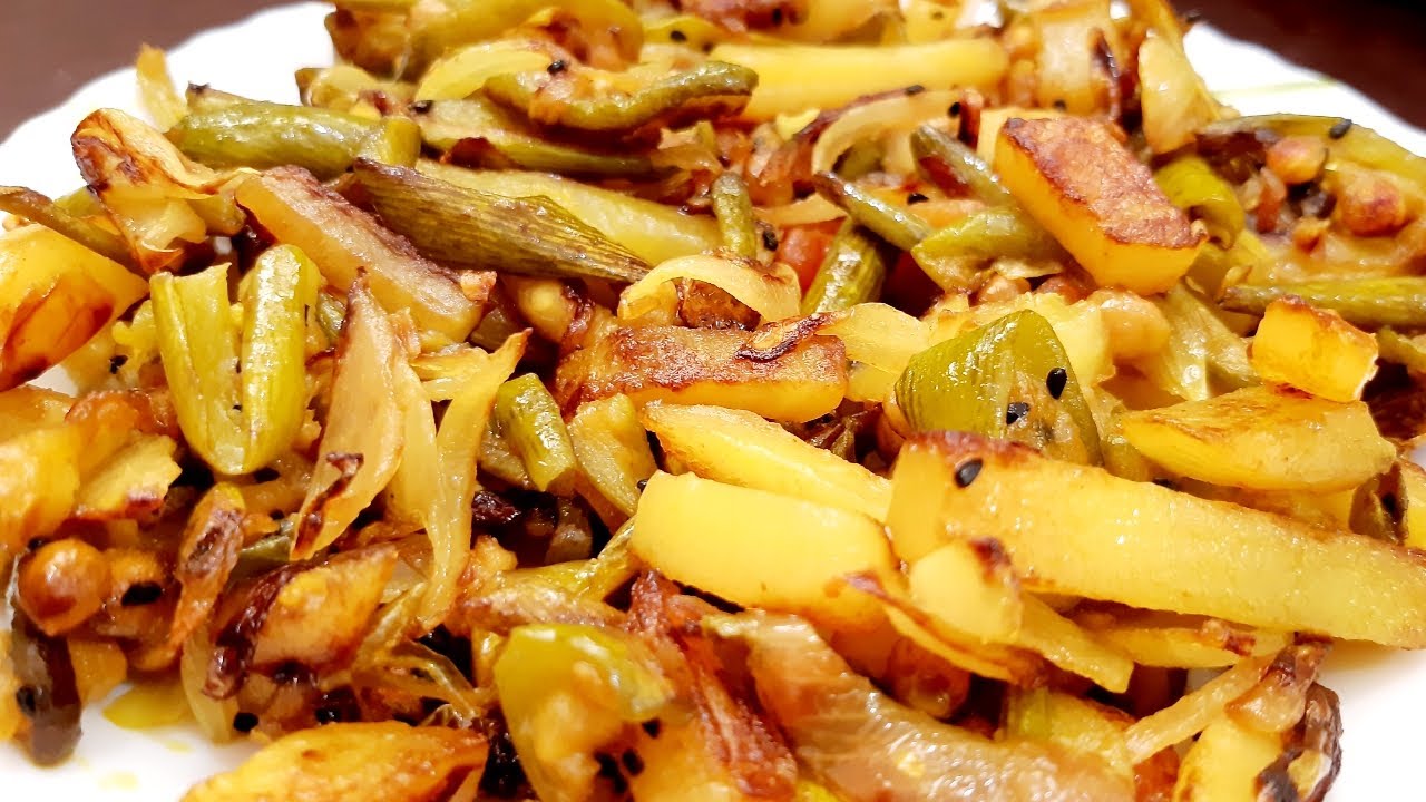 Alu Potol Bhaja | Potol Alu Bhaja | Arpitar Rannaghar - YouTube