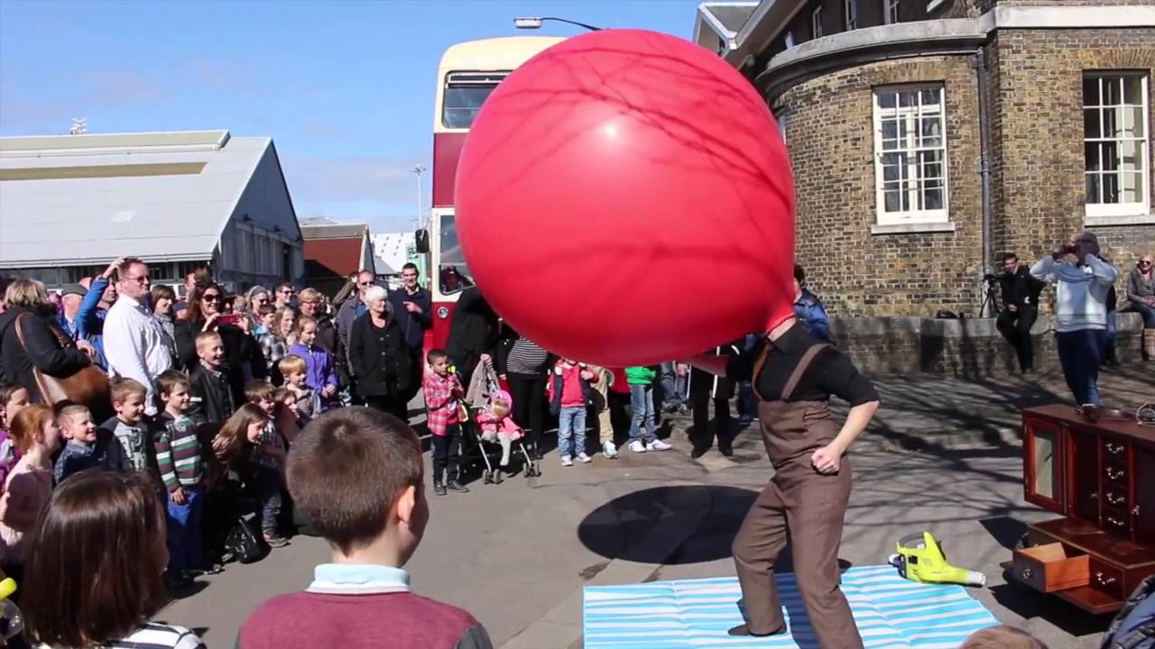 The Giant Balloon Show! - YouTube