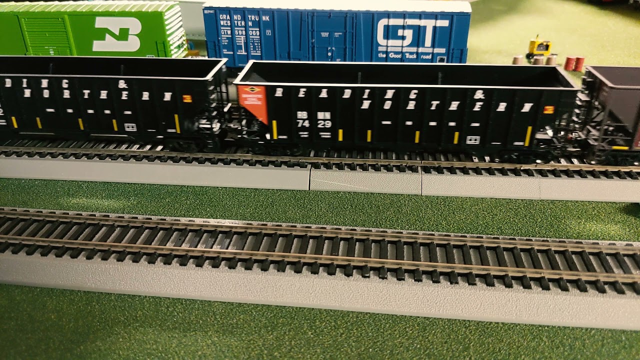 Reading & Northern Coal Train (RBMN 2011 & 2012 HO Scale) - YouTube