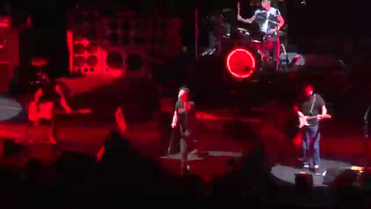 Pearl Jam "Go" Live in Lincoln Nebraska 10-9-2014 - YouTube