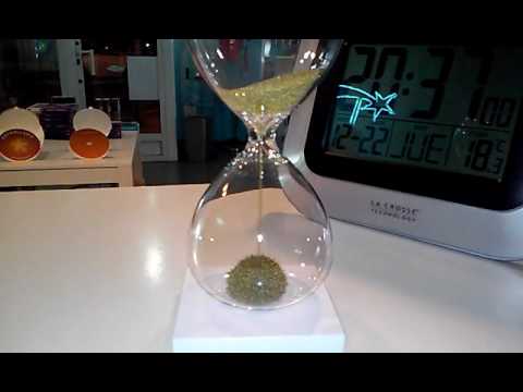 El reloj de arena magnética de Altocúmulo - YouTube