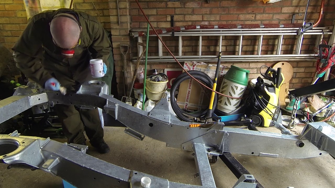 Defender 300Tdi Rebuild - 17. Painting Chassis Part 3 - YouTube