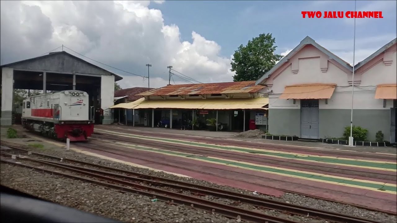 STASIUN LEMPUYANGAN DAN STASIUN TUGU YOGYAKARTA DESEMBER 2019 - YouTube