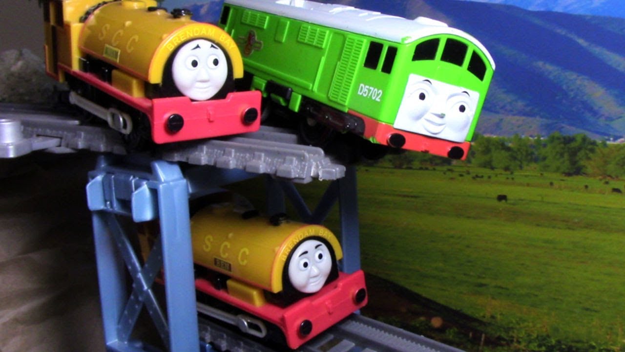 Thomas and Friends Accidents will Happen | Toy Trains Crashing into ...