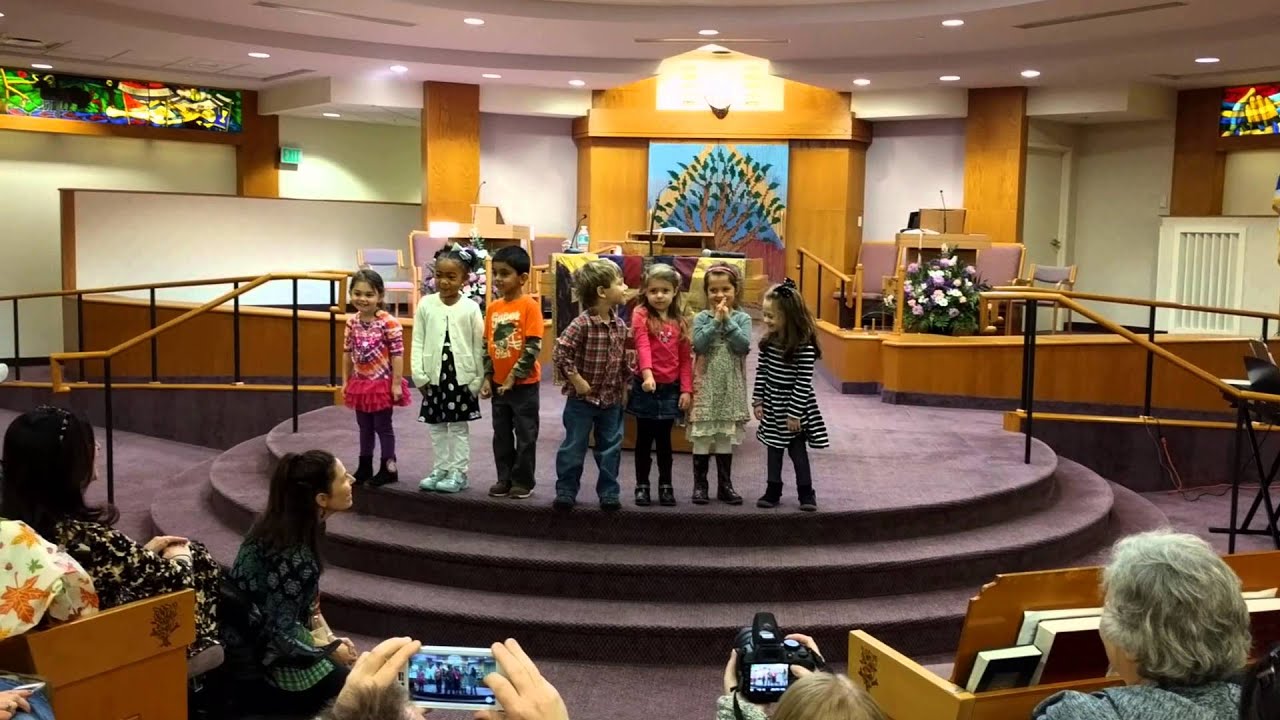 Kaylee singing at her Thanksgiving Program (2015) - YouTube