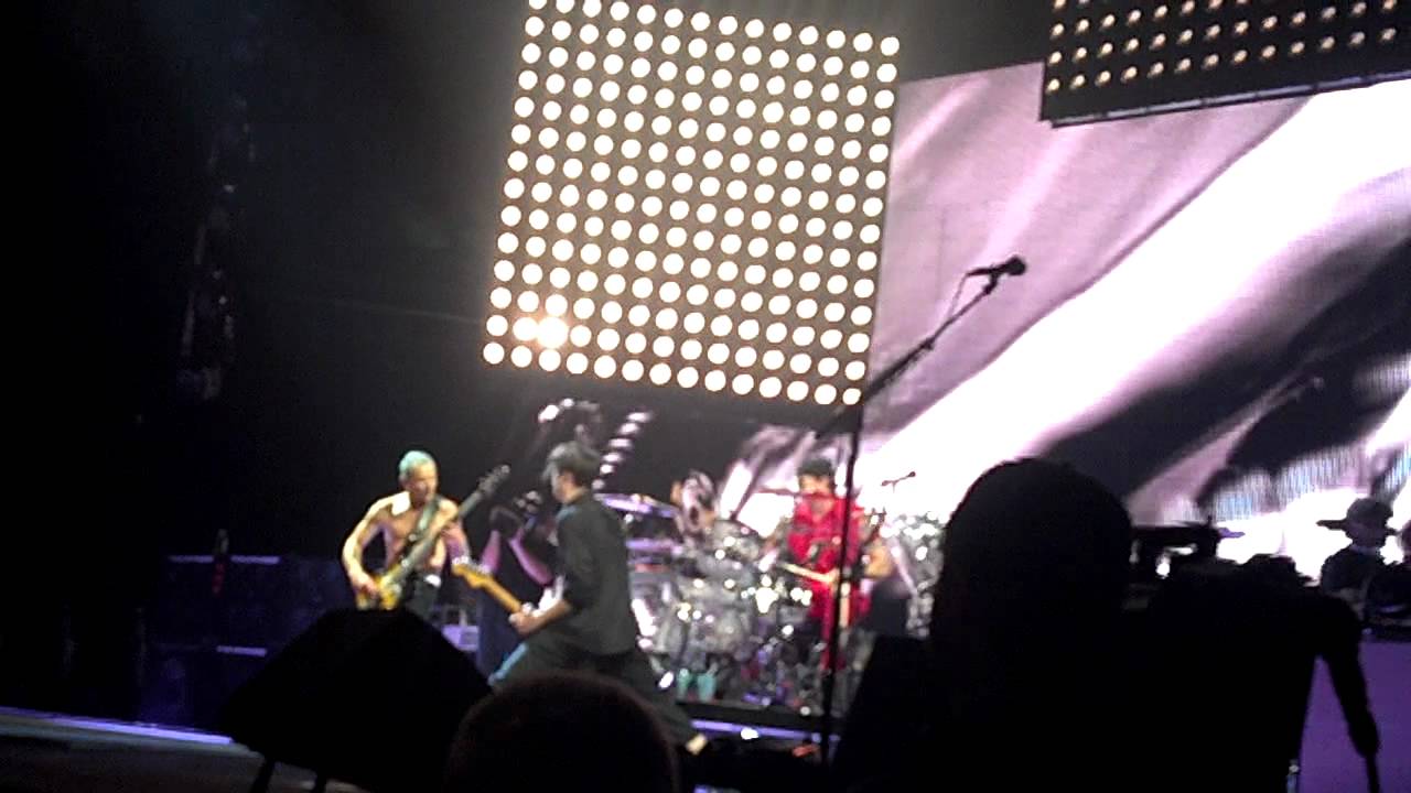 Red Hot Chili Peppers/ Give It Away Memphis 2012 featuring Austin ...