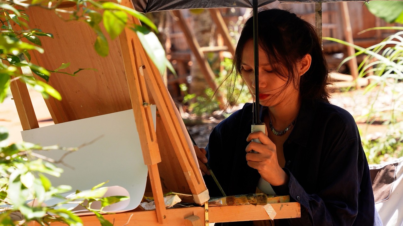 Female artist painted the daily life of a happy family in a remote ...