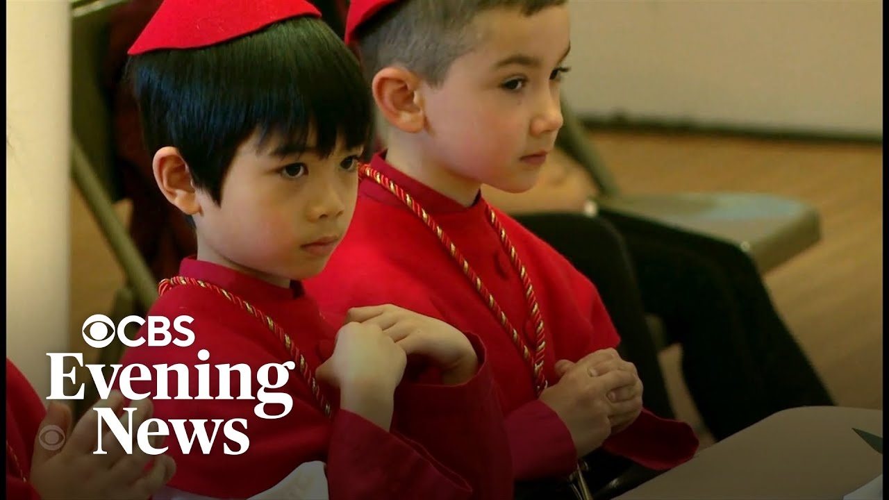 Chicago Catholic school students hold mock conclave - YouTube