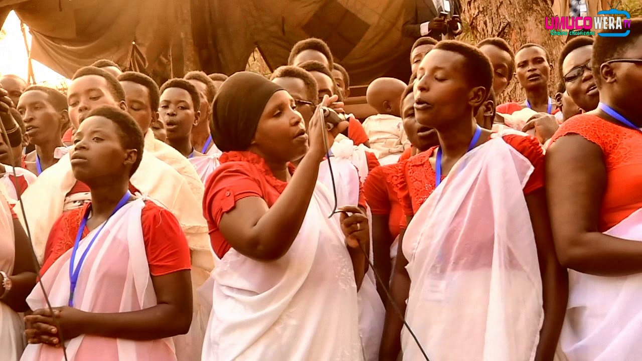 Mfisumukunzi ankunda by Chorale centrale nyaruntana(ngozi) mugikorane i ...