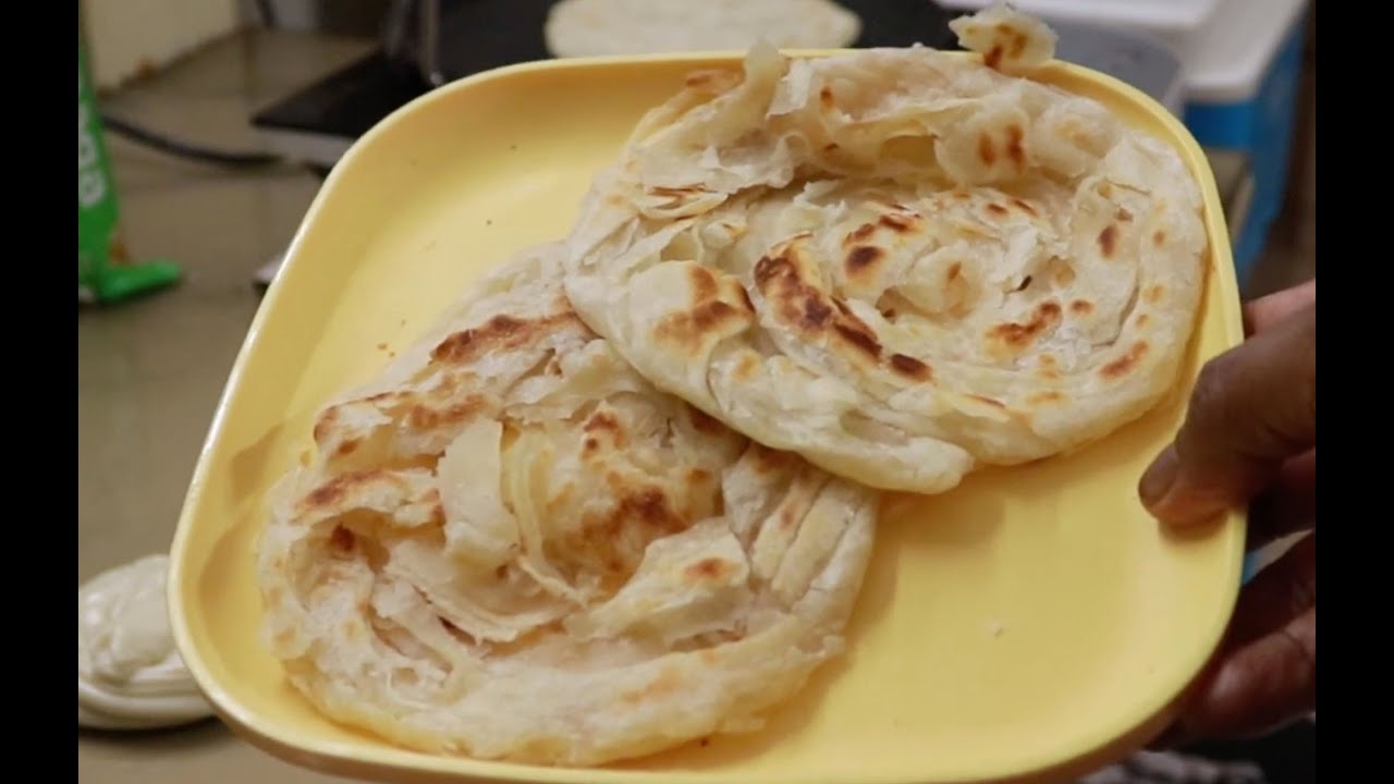 Making Veechu Purotta | Veechu Parotta Recipe | பரோட்டா வீசுவது எப்படி ...