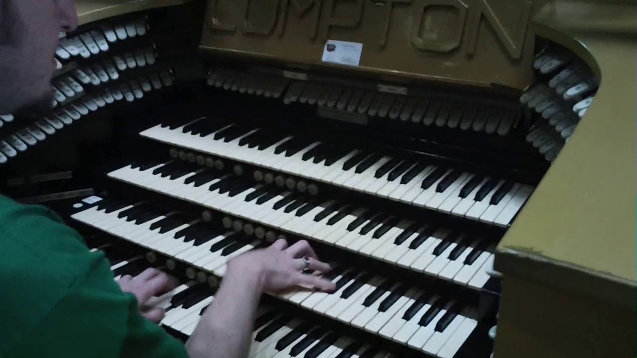 My Heart Belongs to Daddy - Wolverhampton Civic Hall Organ - YouTube