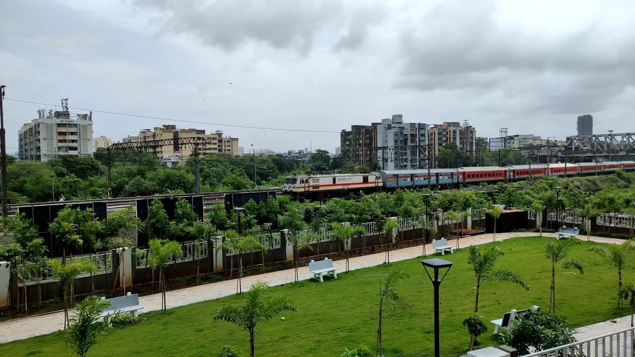 22731 Hyderabad - Mumbai CSMT SF Express Powered by White Horse LGD WAP ...