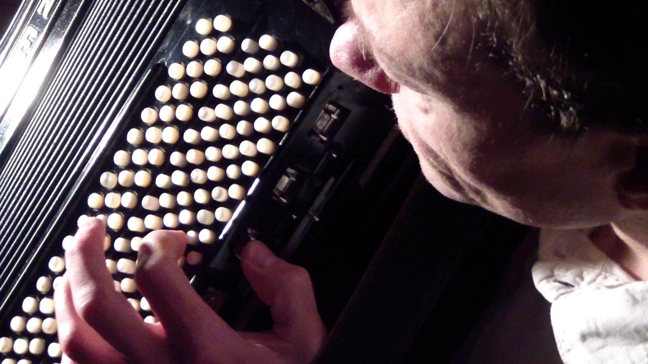 The workings of an accordion's Stradella bass - YouTube