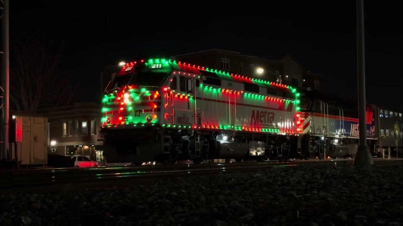 METX 211, Metra BNSF Holiday Train 12/18/23 - YouTube