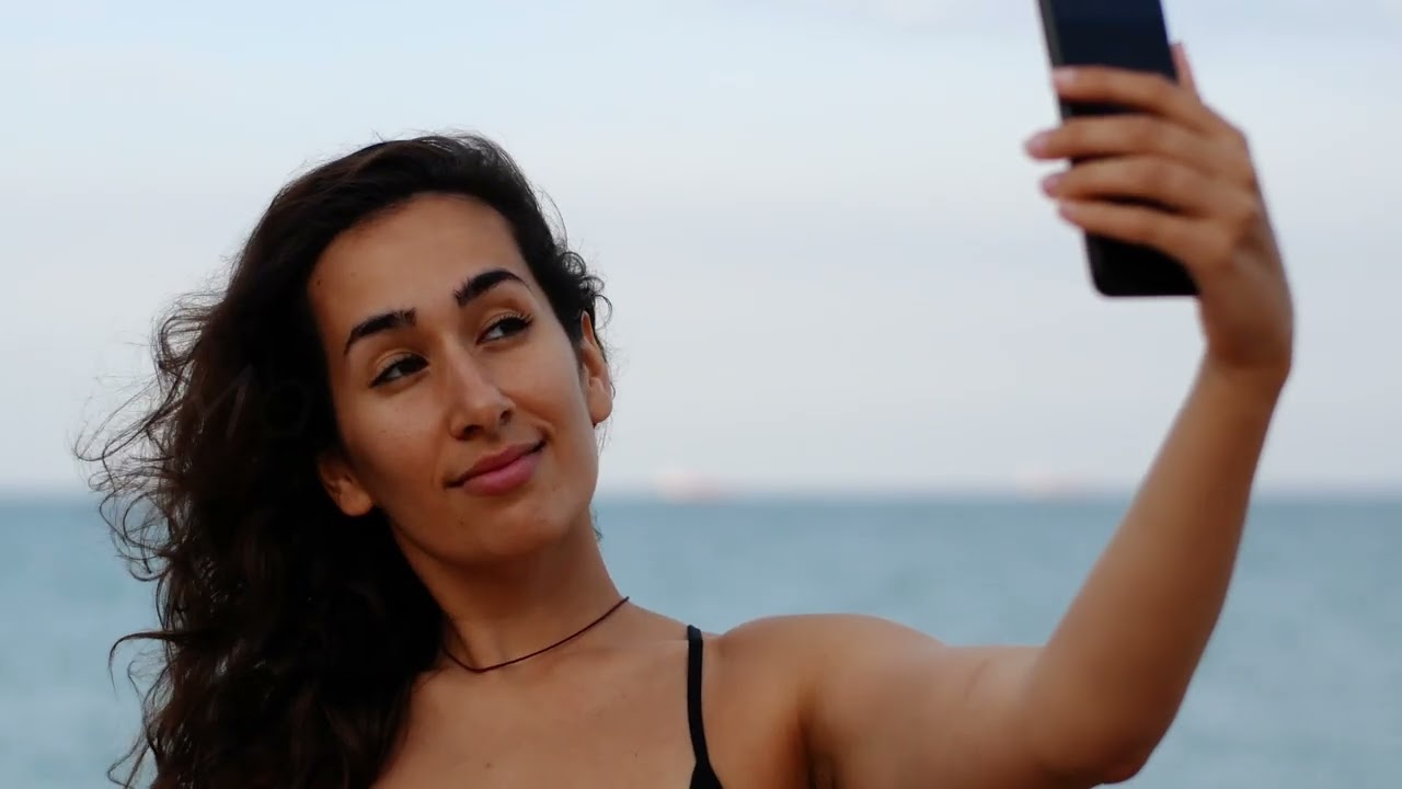 Cómo conseguir un bronceado natural y saludable - YouTube