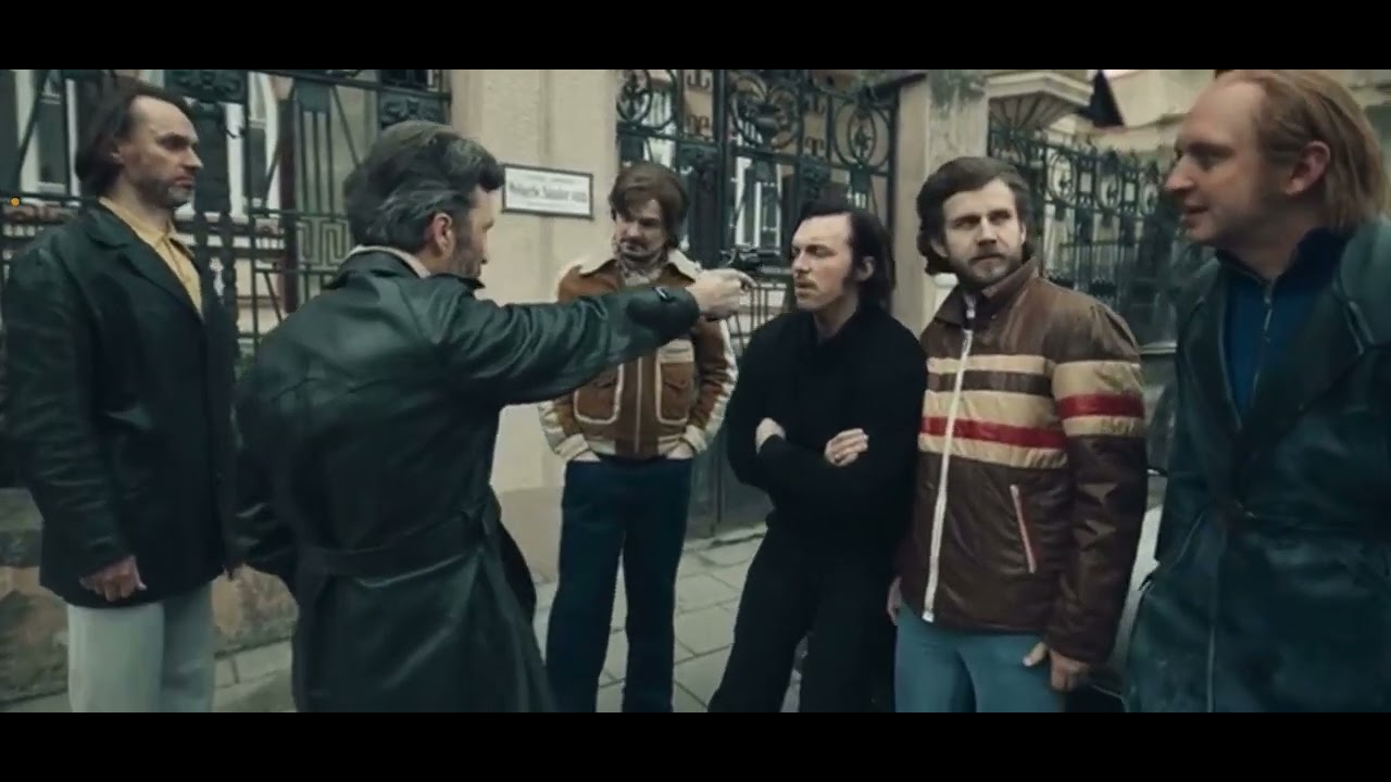 Jak pokochałam gangstera Nikoś ”Jedzie kowboj przez prerie”. - YouTube