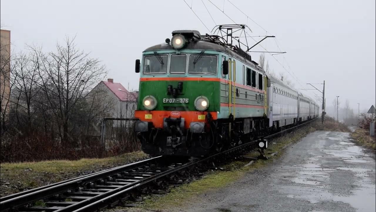 "Z Marchewką na szlaku: Jedna z najbardziej kultowych lokomotyw elektrycznych w Polsce - EP07 ...