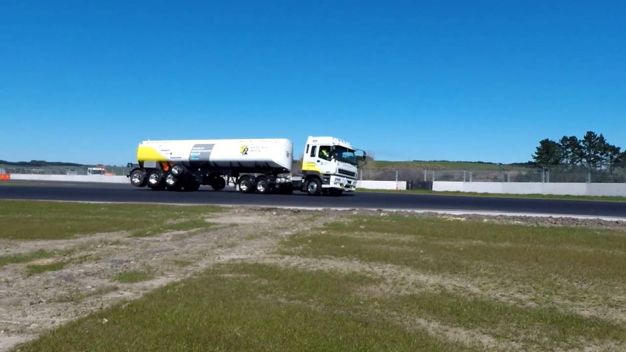 TR Master Drive Jane Dowdeswell | Deals on Wheels - YouTube