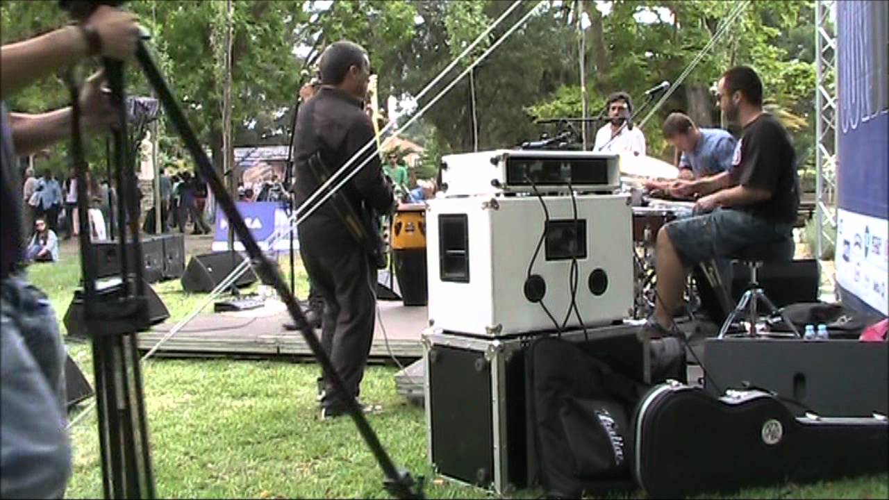 Ciro Cruz com Silk and Friends / Daniel Hewson KB SOLO.... - YouTube