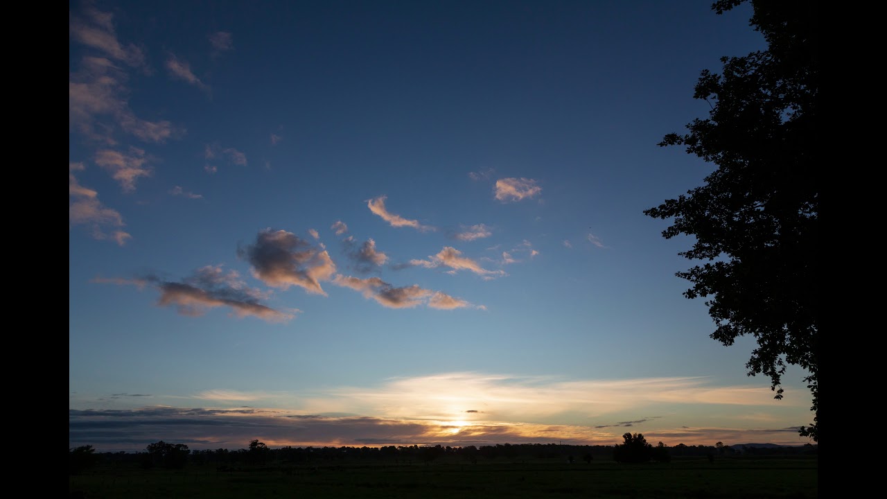 Sun and Moonset timelapse - YouTube