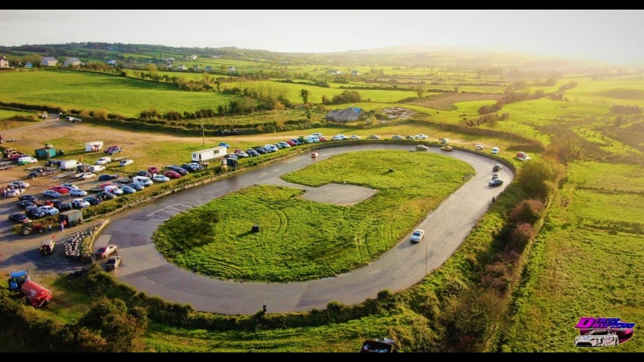 Drifting Sideways @ Manor Raceway 4k - YouTube