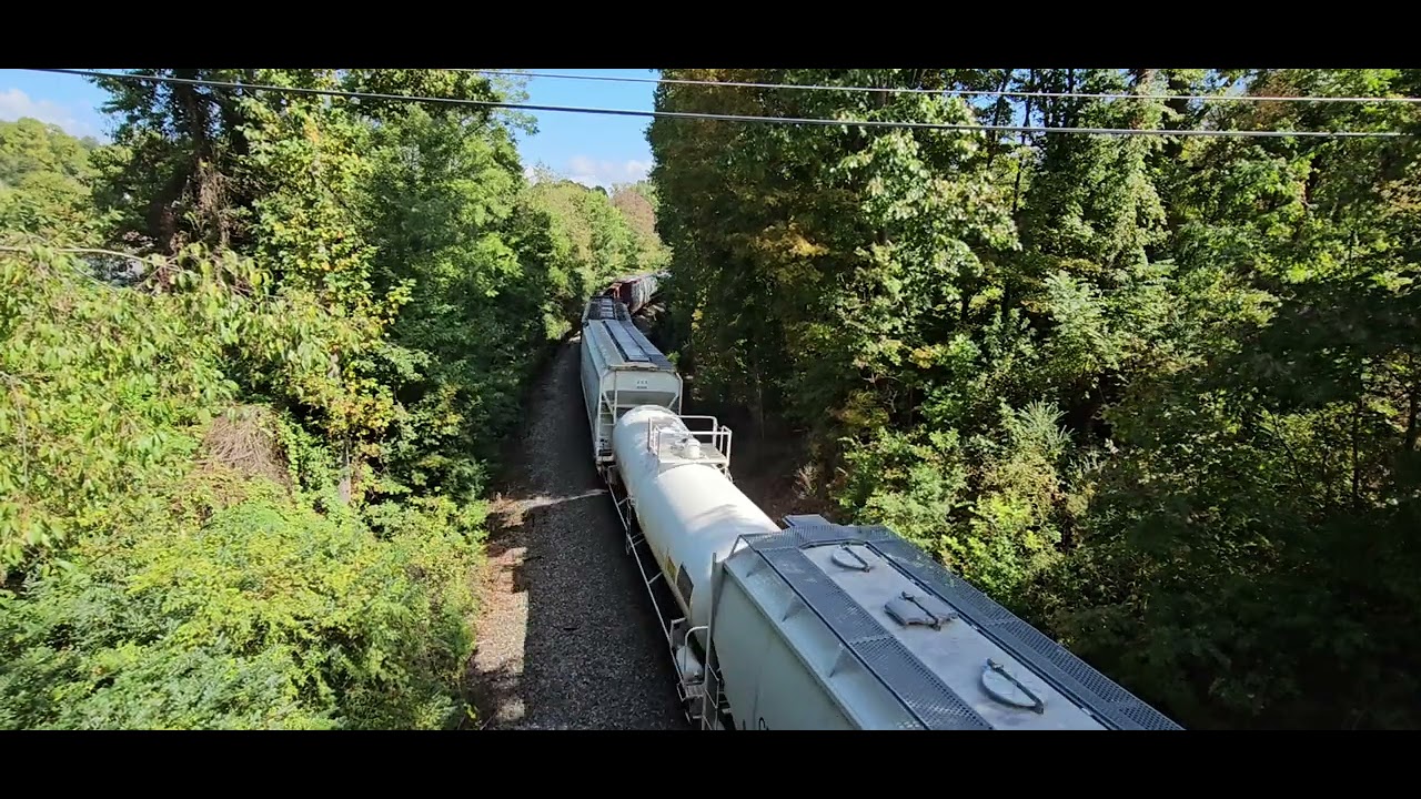 13Z Westbound and 126? Eastbound. Horn salute from 13Z. Overhead view ...