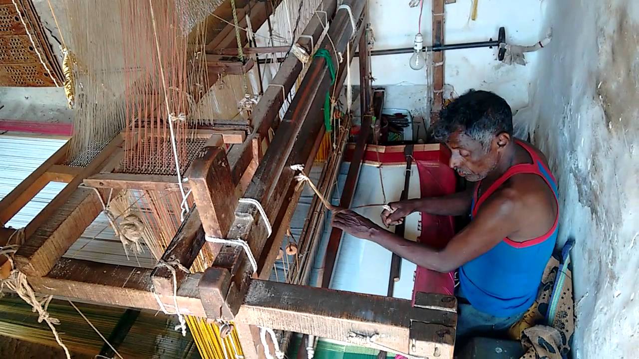 SUGATURU SAREE WEAVING PROCESS - YouTube