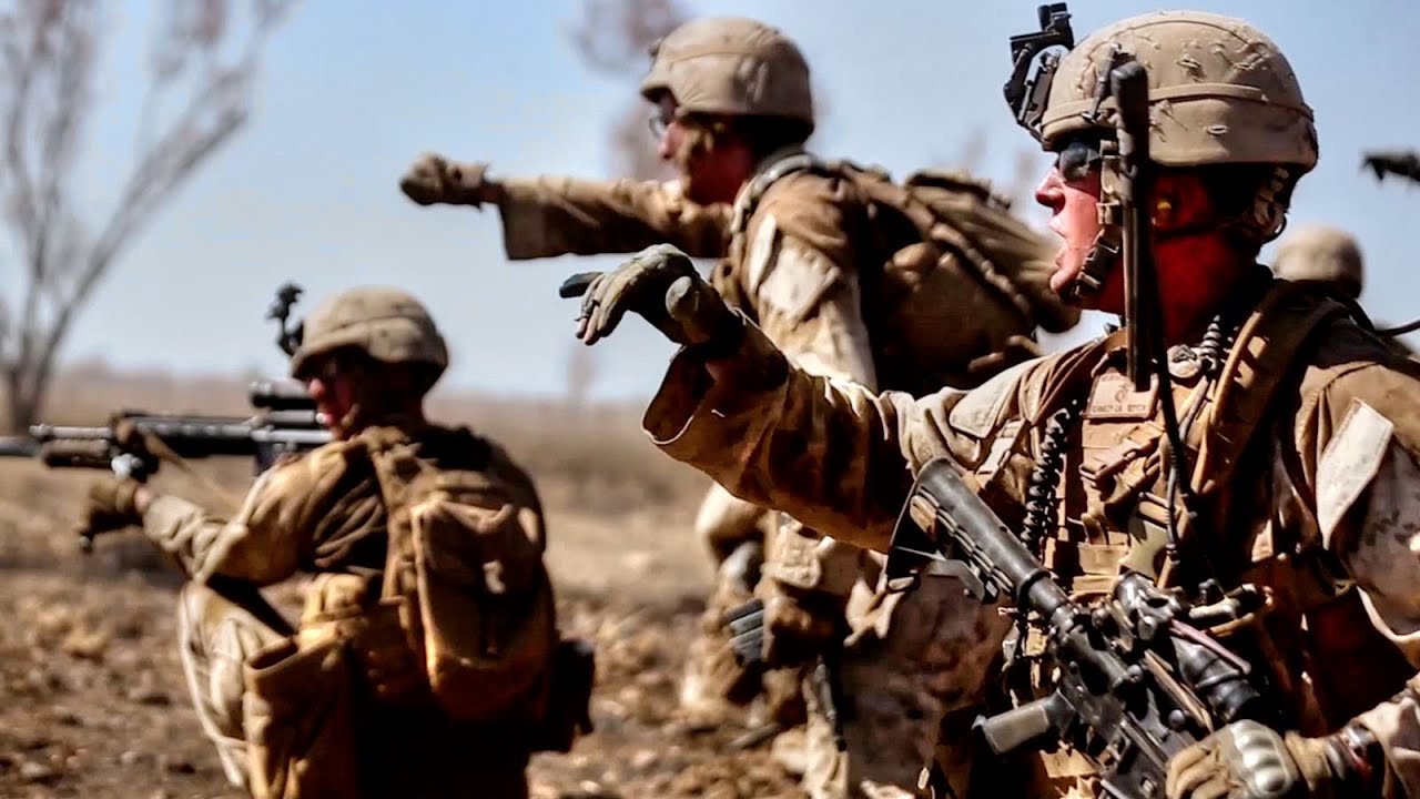 U.S. Marines Live-Fire Training In The Australian Outback - YouTube
