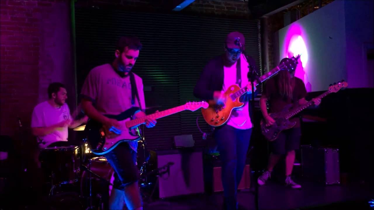 Higuera - Live at Resident, DTLA 8/23/2016 - YouTube
